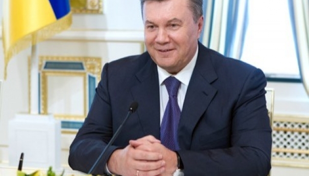 President signs language law