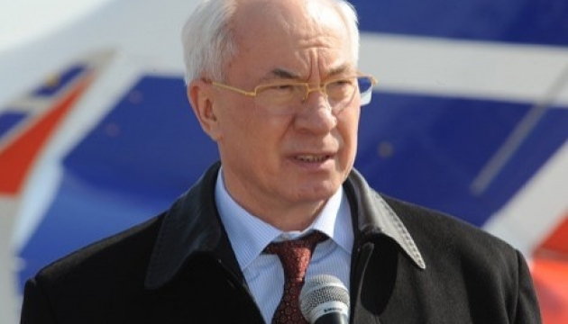 Azarov calls on MPs not to mix up public policy with rally