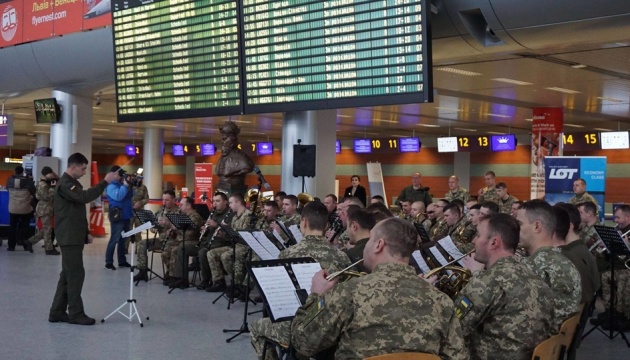 Ukrainian ‘cyborgs’ commemorated in seven airports. Photos