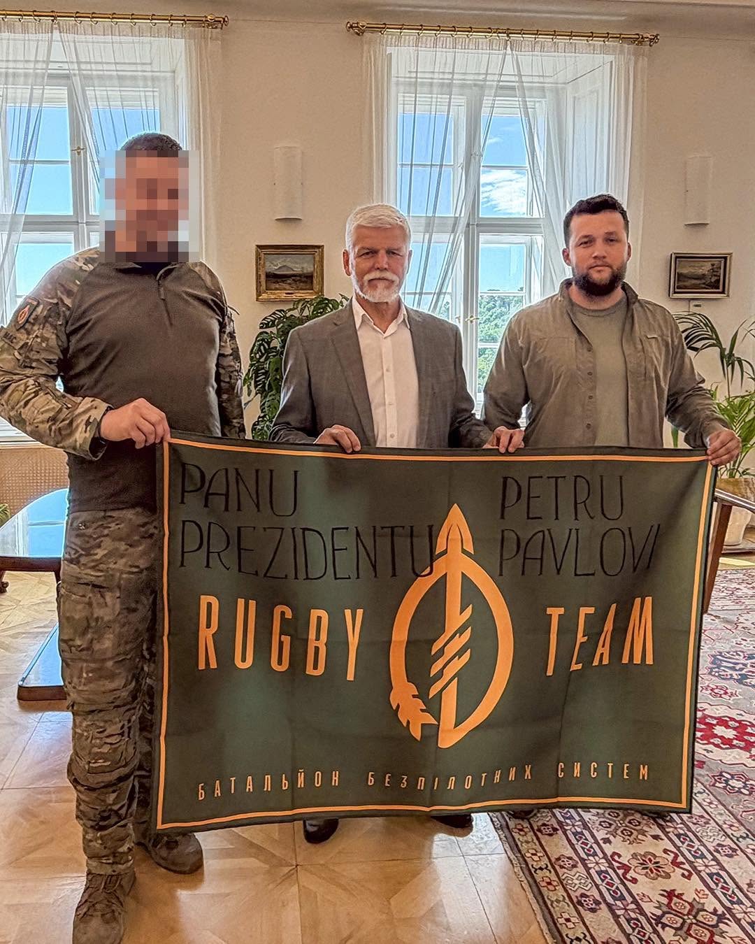 Czech President meets commander of Ukrainian Rugby Team battalion