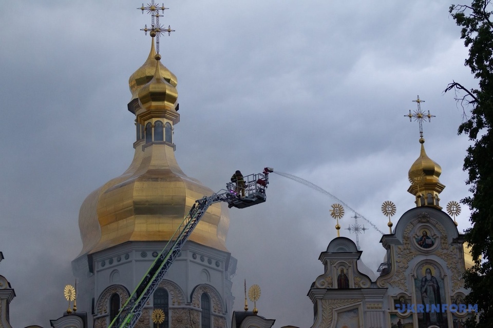 Fire breaks out at Kyiv Pechersk Lavra following Russian attack